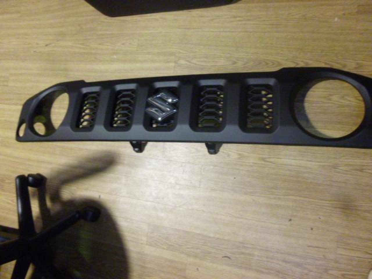 ★値下げしました★スズキ純正 ジムニーシエラ フロントグリル!!!! | カー用品 ボディパーツ グリルを通販で購入する | 中古カー＆バイク ...