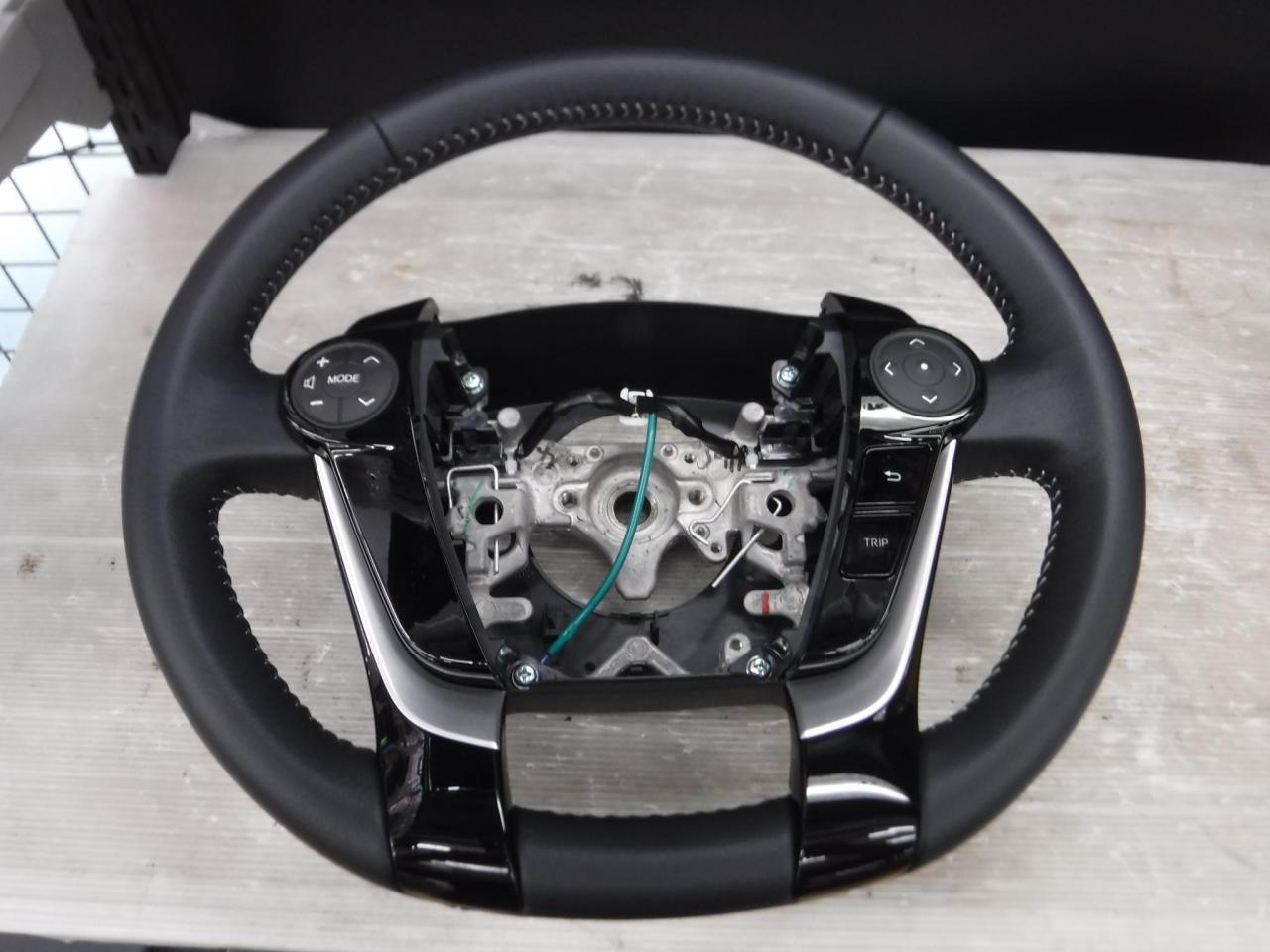 トヨタ純正 アクアGR SPORT純正ステアリング | カー用品 インテリア ステアリングを通販で購入する | 中古カー＆バイク用品の販売なら ...