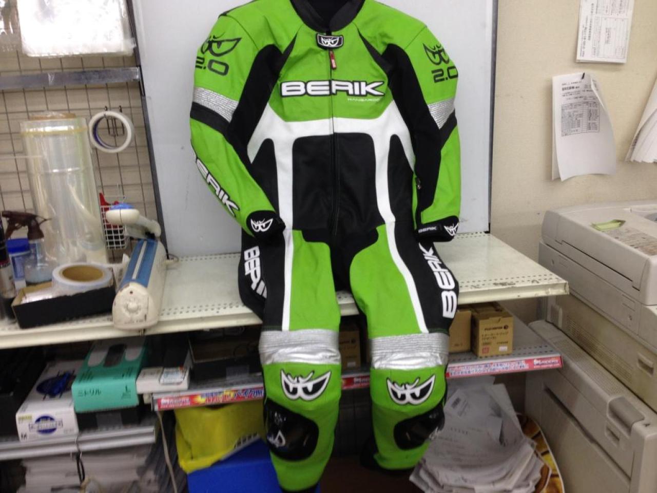 BERIK RACE-DEP 2.0 レーシングスーツ | バイク用品 ウエア レーシングスーツ(二輪)を通販で購入する | 中古カー＆バイク用品の販売ならアップガレージ