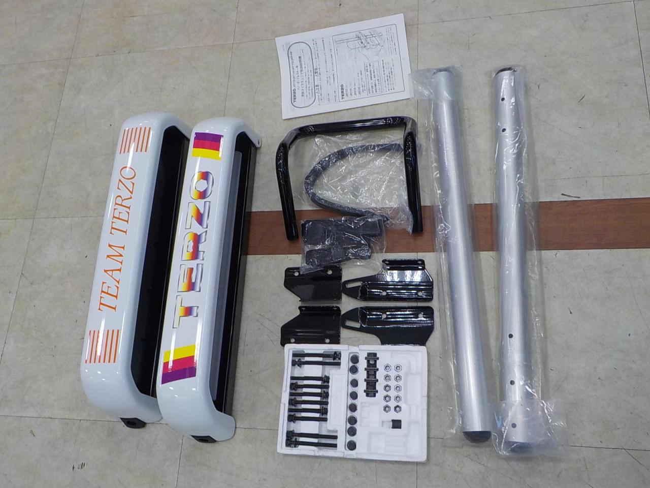 TERZO(テルッツォ) JX115 背面キャリア 蓄光ホワイト | カー用品 キャリア その他キャリアを通販で購入する | 中古カー＆バイク用品の販売ならアップガレージ