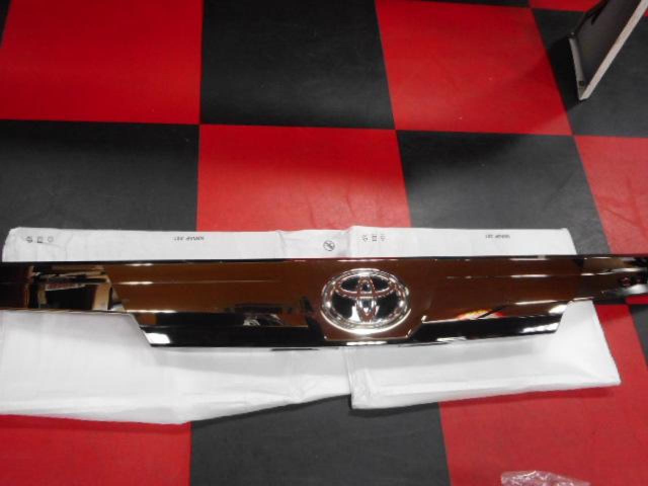 トヨタ純正 30 ヴェルファイア後期純正 リアガーニッシュ 【76801-58250】 リアゲートガーニッシュ | 中古品 | アップガレージ ...