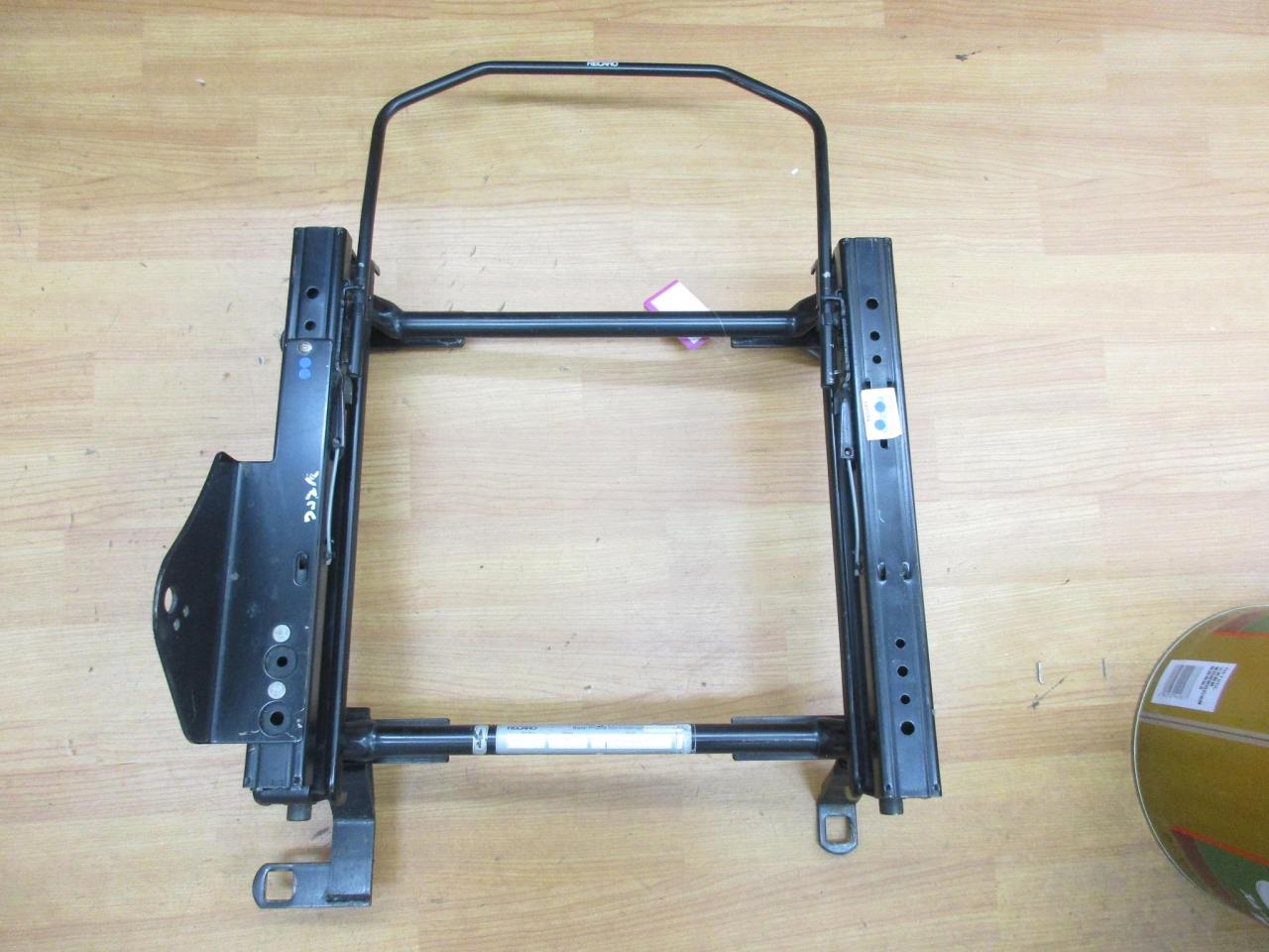 RECARO 品番:1088.39.02 シートレール 運転席側(RH) MC11/12/21/22ワゴンR | カー用品 シート シート ...