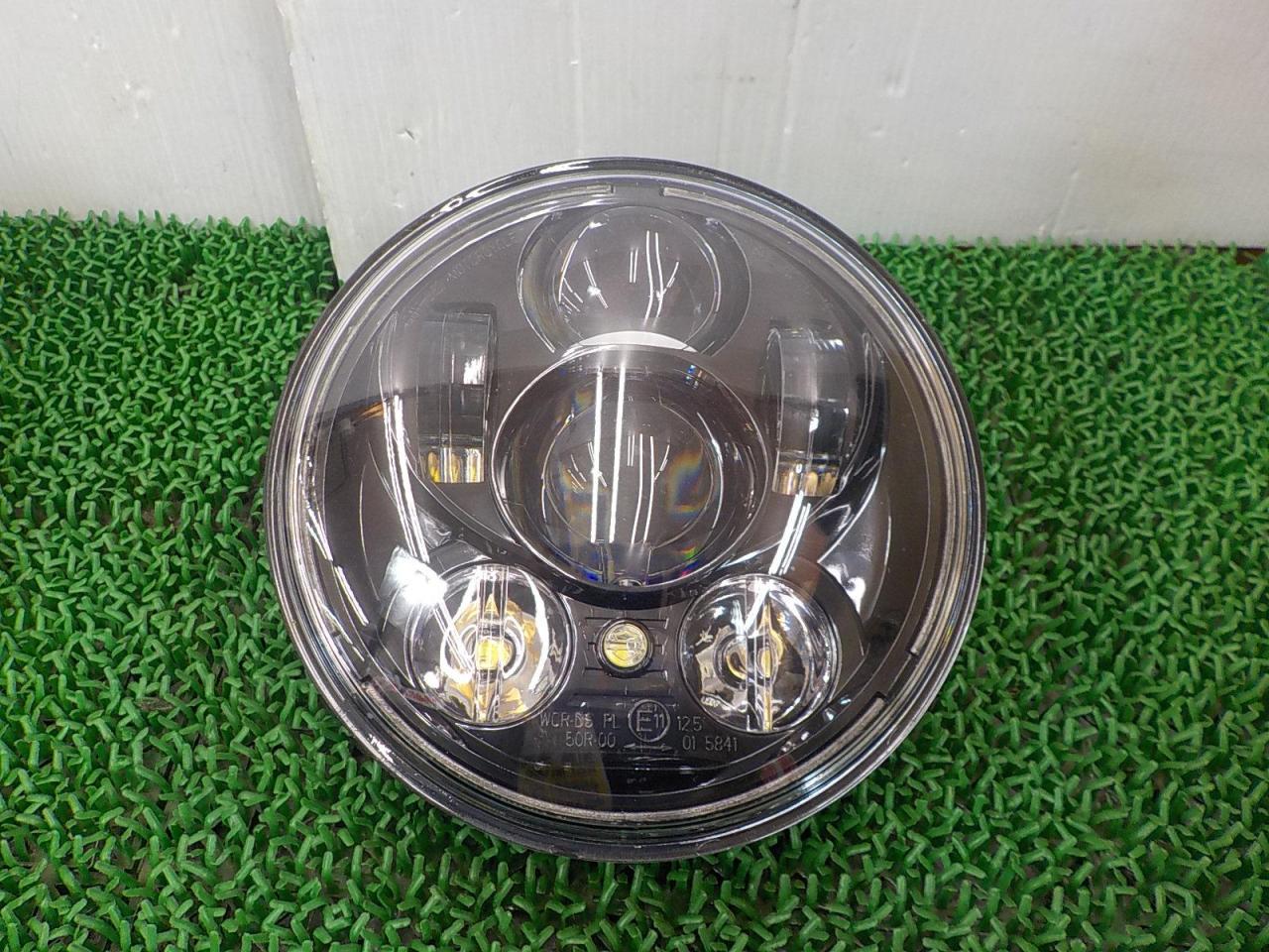 Harley-Davidson LEDヘッドライト 5-3/4インチ デイメーカーLEDヘッドランプ ブラック 品番67700145A LED DAYMAKER HEADLAMP BLACK ...