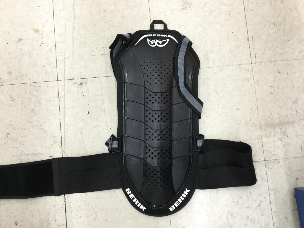 BERIK バックプロテクター | バイク用品 プロテクター プロテクター(二輪)を通販で購入する | 中古カー＆バイク用品の販売ならアップガレージ