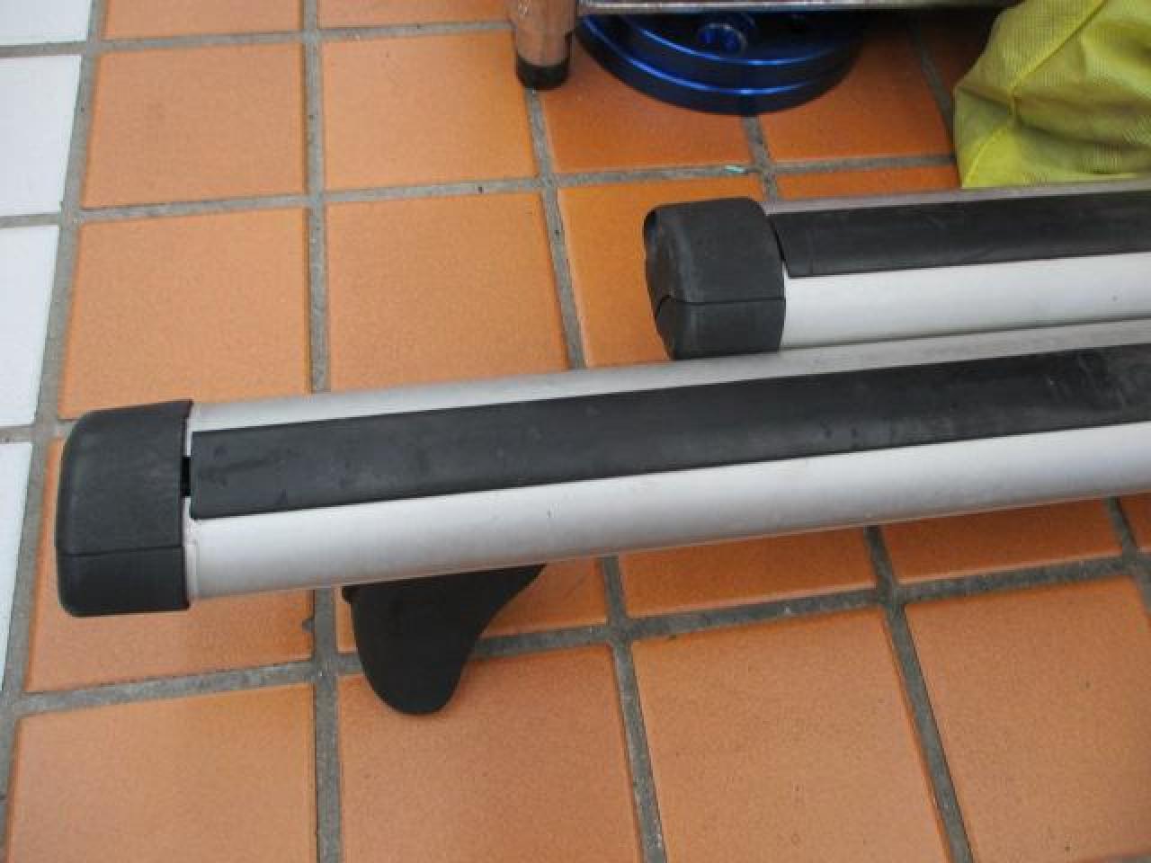 THULE 4700 + バー | 中古品 | アップガレージ 小牧南インター店 | カー用品 キャリアを通販で購入する | 中古カー＆バイク ...