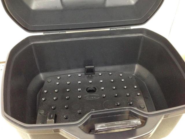 STLUN リアBOX | バイク用品 ツーリング用品 BOX(二輪)を通販で購入する | 中古カー＆バイク用品の販売ならアップガレージ