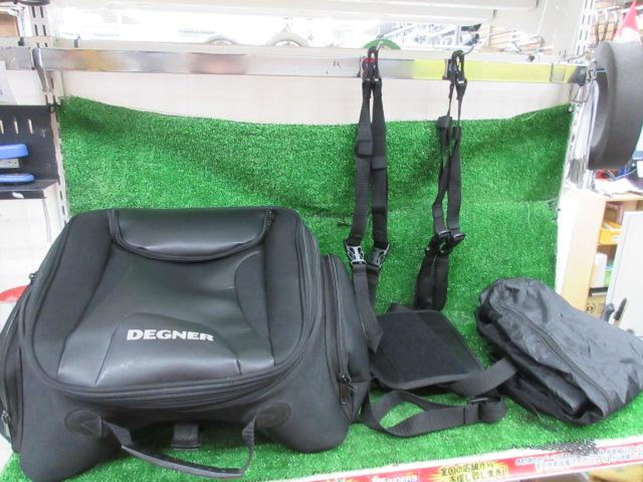 DEGNER(デグナー) NB-101 アジャスターシートバッグ | バイク用品 ツーリング用品 バッグ(二輪)を通販で購入する | 中古カー＆バイク用品の販売ならアップガレージ