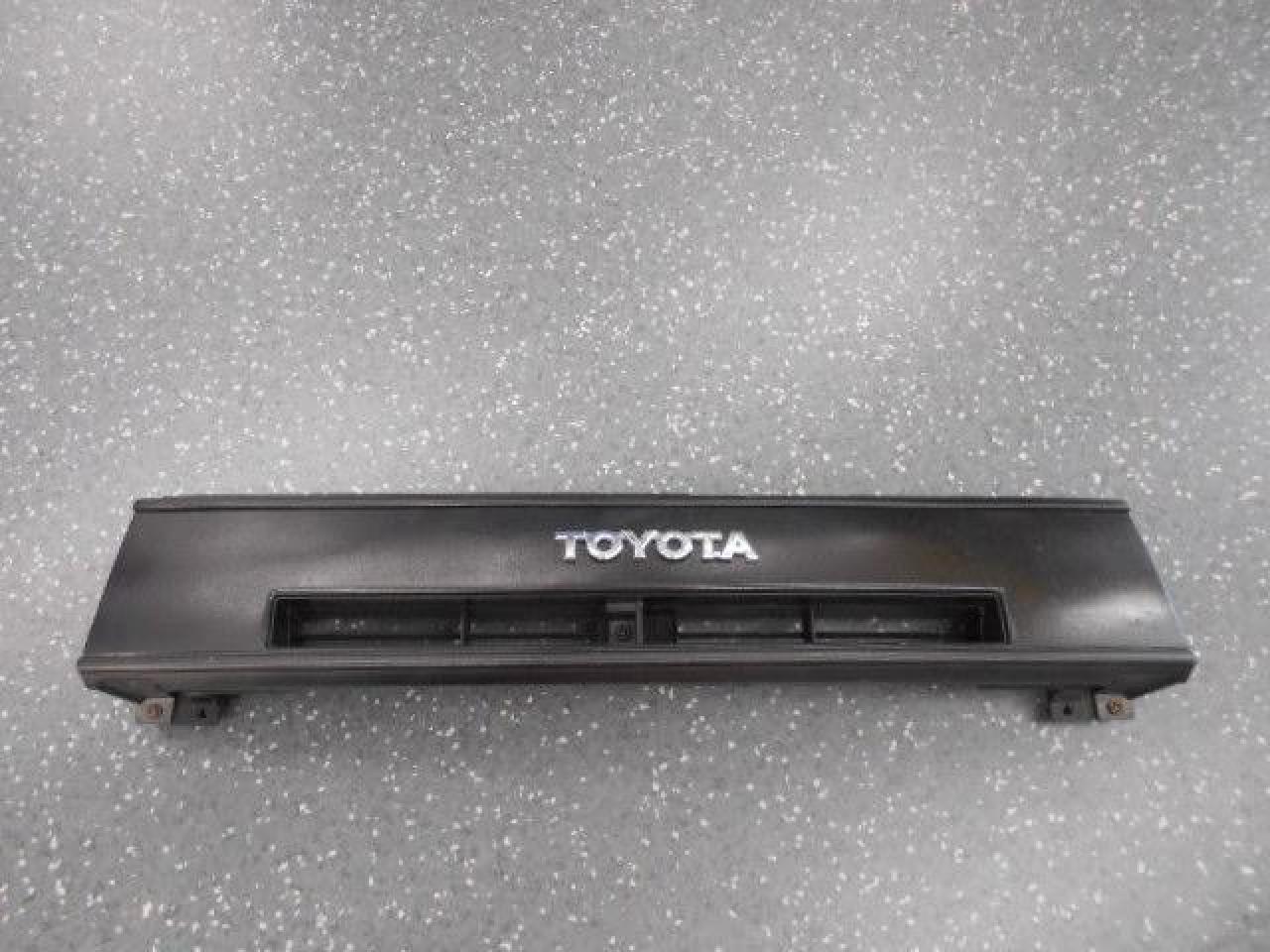 【値下げしました!!早い者勝ち☆】 トヨタ AE86 カローラレビン純正グリル | 中古品 | アップガレージ 愛知西尾店 | カー用品 ...