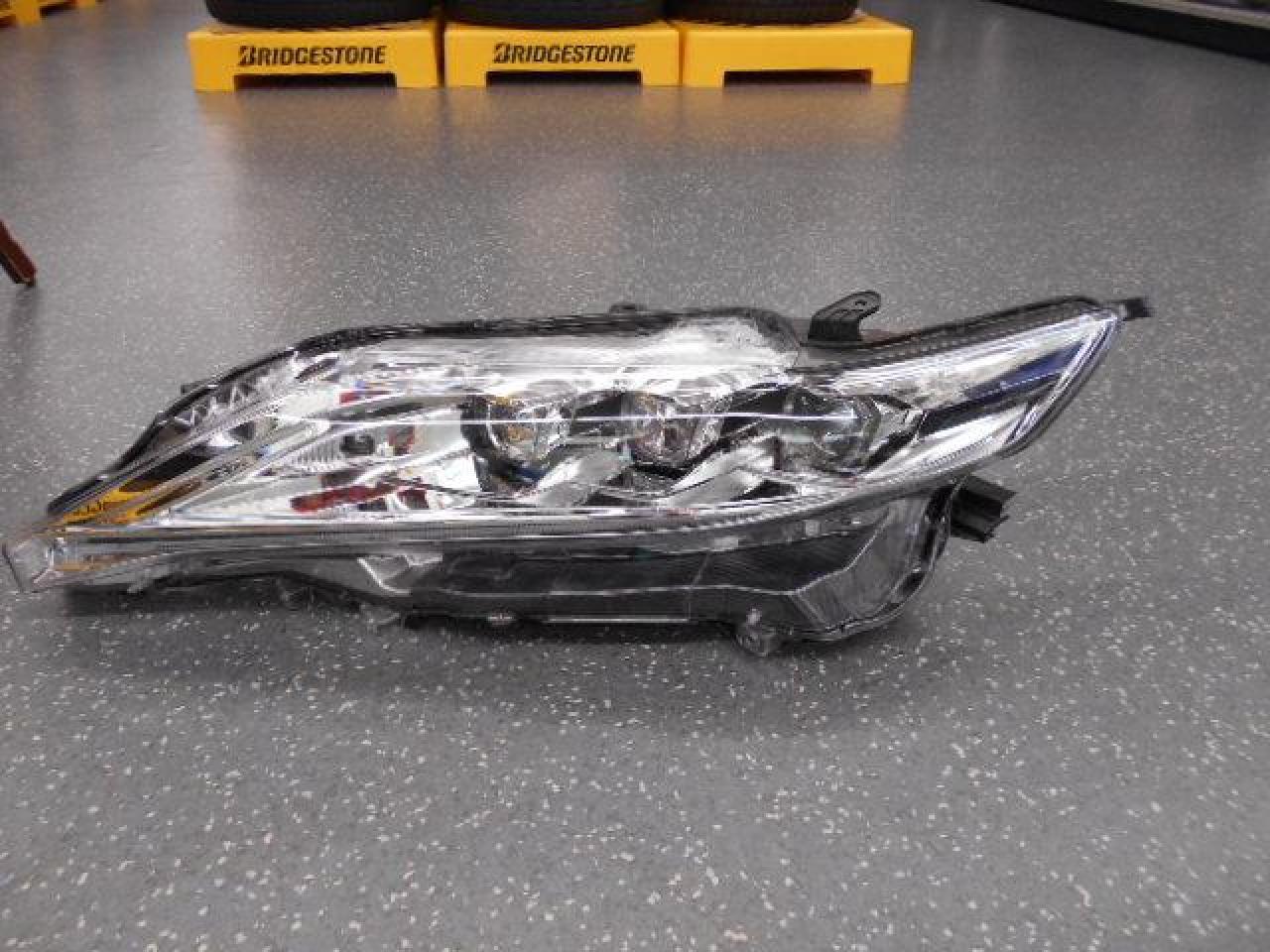 トヨタ純正 60ハリアー 後期純正 LEDヘッドライト 左のみ | カー用品 ボディパーツ ヘッドライトを通販で購入する | 中古カー＆バイク ...
