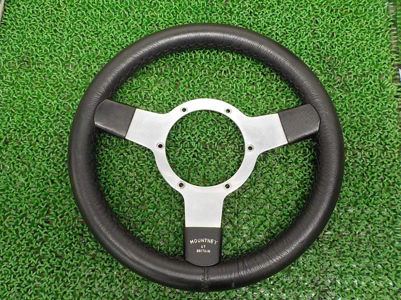 MOUNTNEY(マウントニー) GT BRITAIN レザーステアリング 305mm Φ30.5 12インチ | 中古品 | アップガレージ 千葉八千代店 | カー用品 インテリア ...