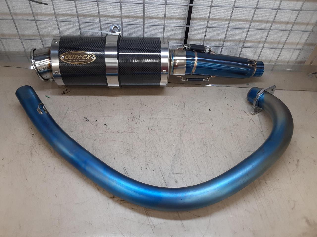 OUT☆EX(アウテックス) FTR223用 OUTEX.R-TBSC (手曲げチタンエキパイ、ブルーステンテーパーセンターパイプ、カーボンサイレンサー) フルエキゾーストマフラー 1台分 ...