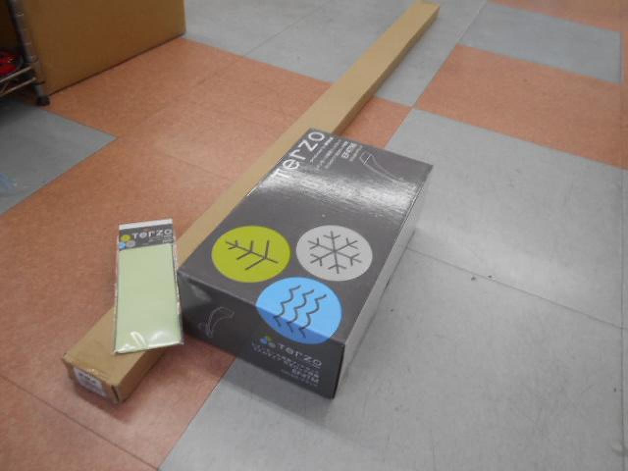 TERZO EF4TM + EB4 + EA19 レインモール専用フットとバーと保護シートセット!! ※要適合確認 | 新古品 | アップガレージ 豊明・国1店 | カー用品 キャリアを通販で ...