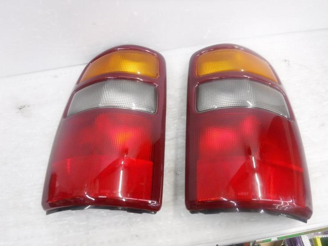 GMC 純正テール | カー用品 ボディパーツ テールレンズを通販で購入する | 中古カー＆バイク用品の販売ならアップガレージ