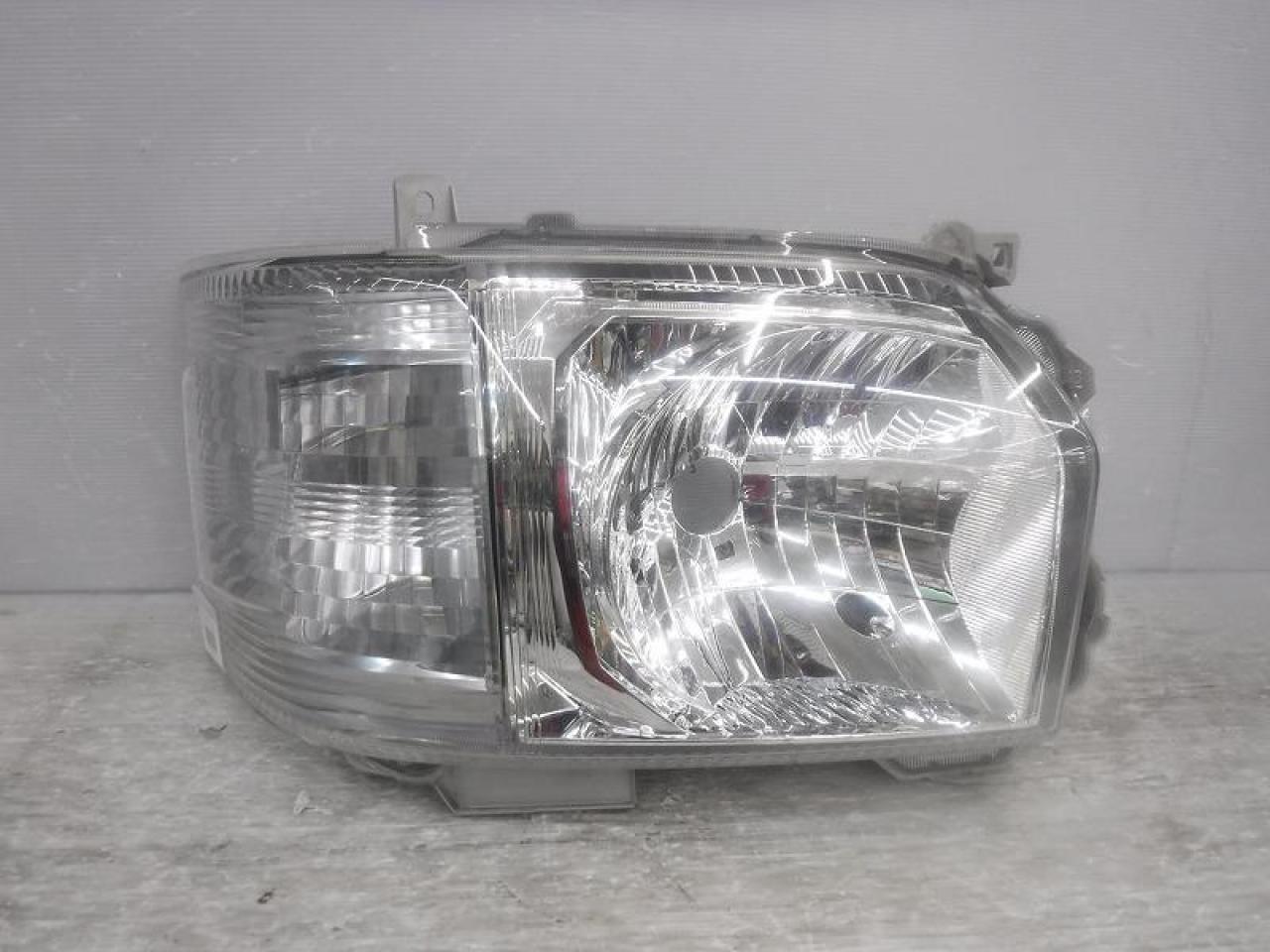 【右側のみ】 TOYOTA ヘッドライト | 中古品 | アップガレージ 大阪門真店 | カー用品 ボディパーツ ヘッドライトを通販で購入する ...