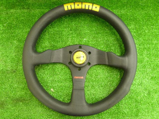 MOMO(モモ) COMPETITION(イエロー) | 中古品 | アップガレージ 八戸店 | カー用品 インテリア ステアリングを通販で ...