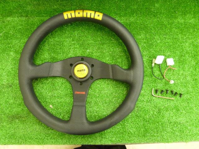 MOMO(モモ) COMPETITION(イエロー) | 中古品 | アップガレージ 八戸店 | カー用品 インテリア ステアリングを通販で ...