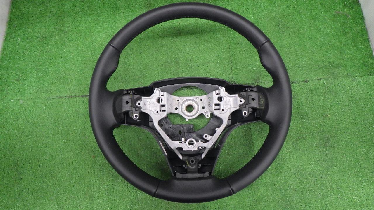 トヨタ純正(TOYOTA) VOXY 80系 レザーステアリング 【GS120-05940】 | カー用品 インテリア ステアリングを通販で購入する | 中古カー＆バイク用品の販売ならアップガレージ