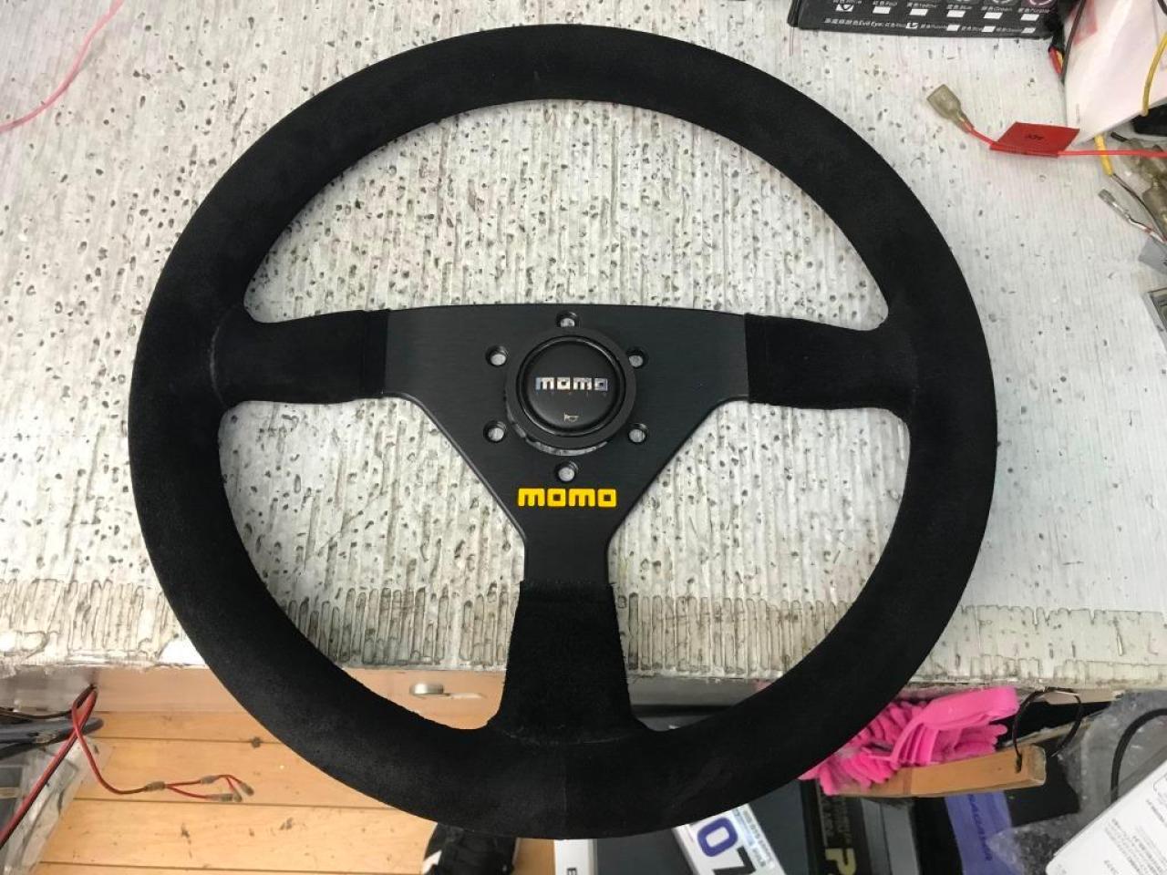 MOMO MOD.69 | カー用品 インテリア ステアリングを通販で購入する | 中古カー＆バイク用品の販売ならアップガレージ