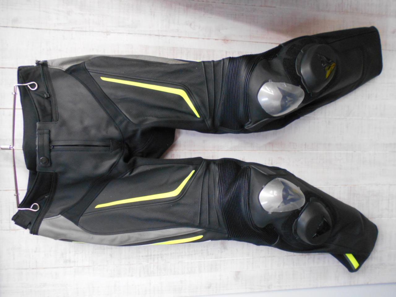 サイズ:52 DAINESE(ダイネーゼ) ALPHA PERFレザーパンツ | 中古品 | アップガレージ ライダースナップス三鷹東八店 ...