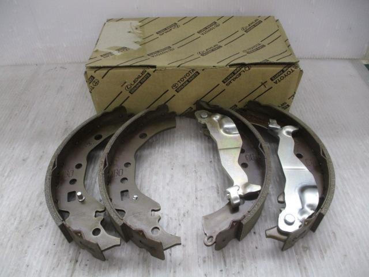 トヨタ純正 リアブレーキシュー 04495-52121 【アクア/DAA-NHP10】 | 新古品 | アップガレージ つくば店 | カー用品 ...