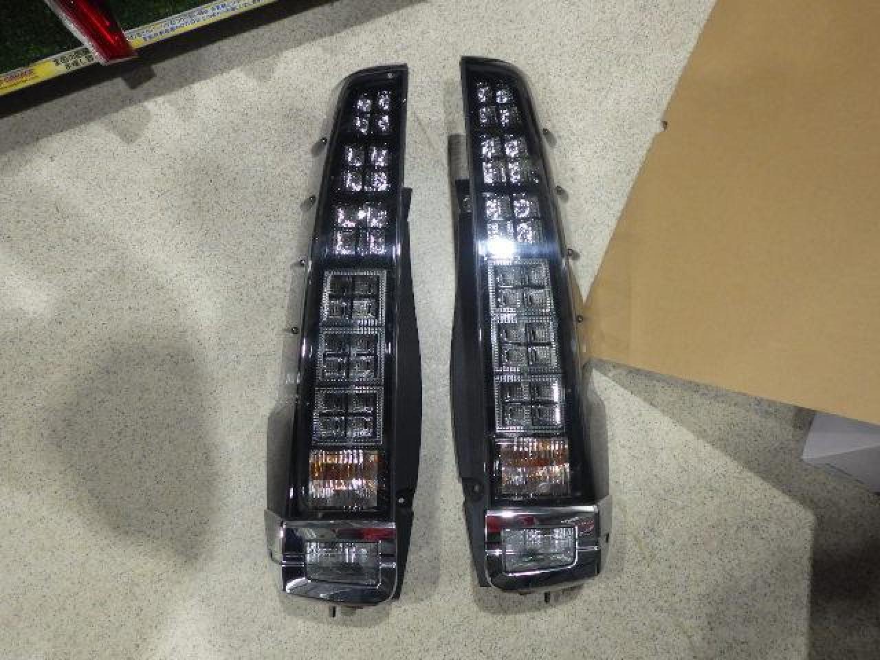 【プライスダウン】トヨタ 80系ヴォクシー 純正テールレンズ | カー用品 ボディパーツ テールレンズの通販 | アップガレージ 中古カー ...