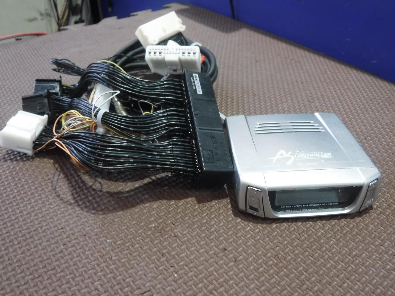 DataSystem ASC680 + H-086E 【クラウンマジェスタ UZA186/187】 | 中古品 | アップガレージ 岡崎宇頭店 | カー用品 足まわり エアサスコントーラー ...