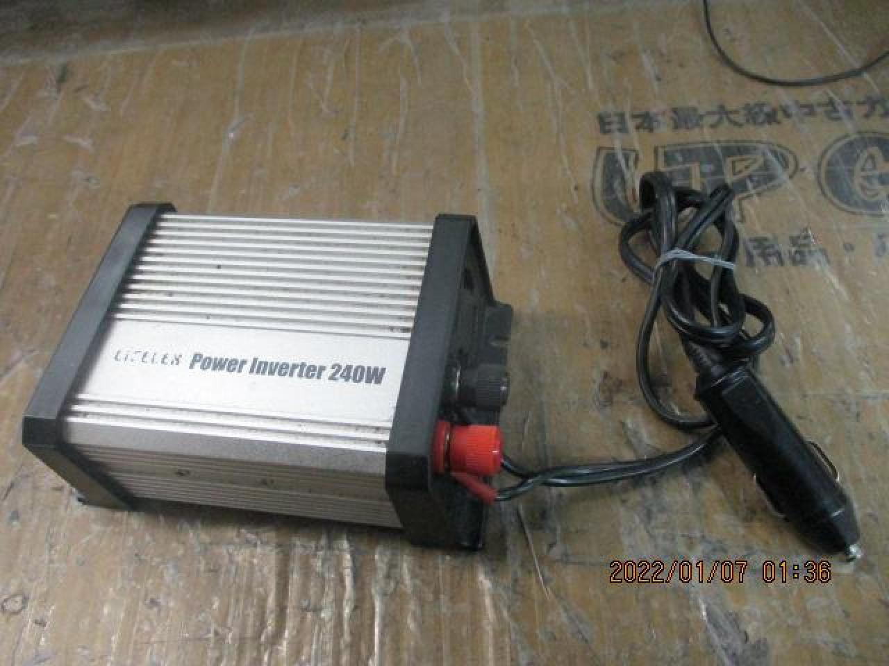 LIFELEX パワーインバーター240W【DC12V→AC100V】 | カー用品 アクセサリーを通販で購入する | 中古カー＆バイク用品の販売ならアップガレージ