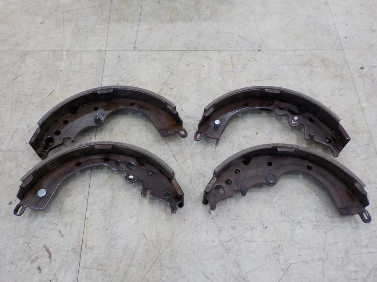 トヨタ純正(TOYOTA) ブレーキシュー 04495-26240 NBK D9033-FF N19 474-H20 | カー用品 ブレーキ系 ...