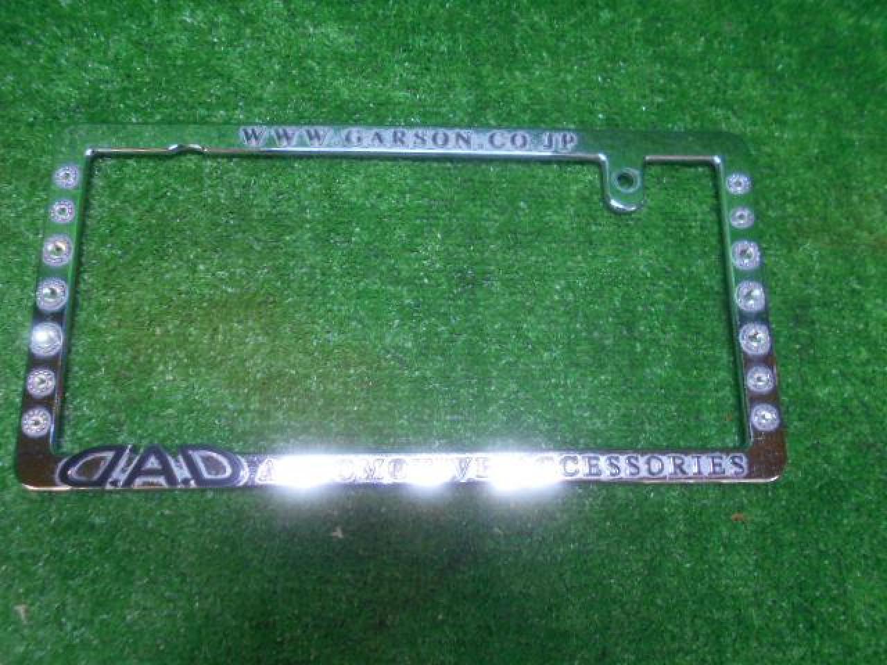GARSON LUXURY クリスタル ライセンスフレーム (リア用) SA054-02 | カー用品 アクセサリーを通販で購入する | 中古カー＆バイク用品の販売ならアップガレージ
