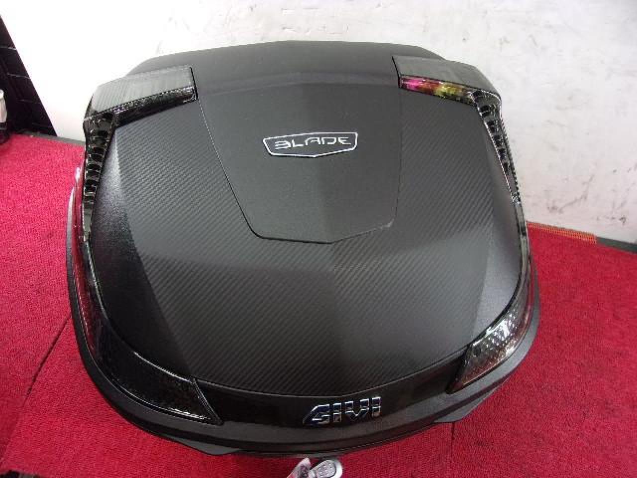 GIVI B37 Blade Tech Monolock プレート付きトップケース ベース付き | バイク用品 ツーリング用品 BOX(二輪)の通販 | アップガレージ 中古カー＆バイク用品の ...