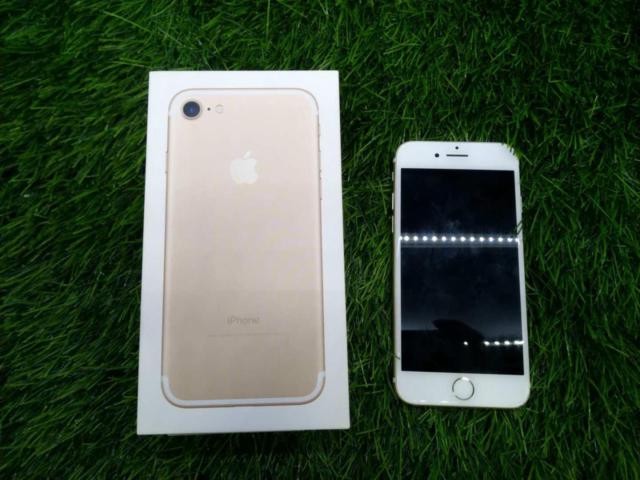 ★Apple 中古iPhone7 128GB ホワイト | カー用品 カーAVアクセサリー iPhoneを通販で購入する | 中古カー＆バイク用品の販売ならアップガレージ