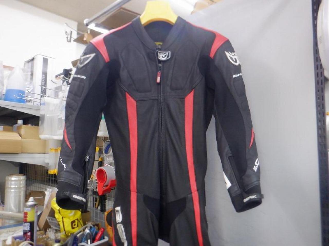 【サイズ:48】BERICK(ベリック) レーシングスーツ【革ツナギ入荷!!】 | バイク用品 ウエア レーシングスーツ(二輪)を通販で購入 ...