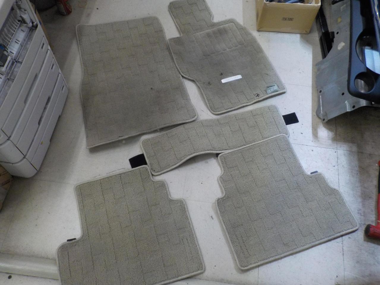 NISSAN V36スカイライン前期純正フロアマット 前後セット | カー用品 インテリア その他インテリアを通販で購入する | 中古カー ...