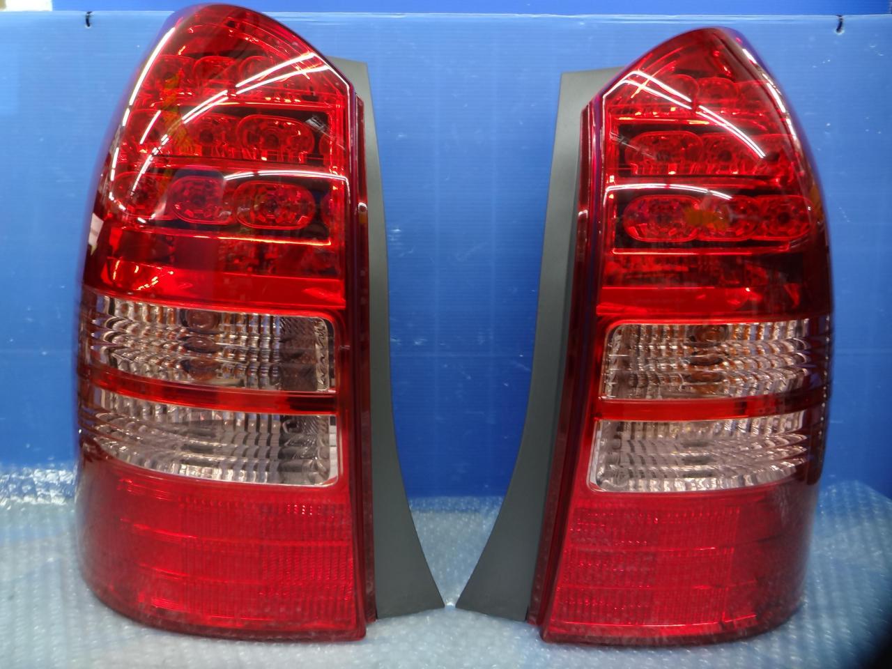 トヨタ ウィッシュ 10系前期純正テールレンズ | 中古品 | アップガレージ 豊明・国1店 | カー用品 ボディパーツ テールレンズを通販で ...