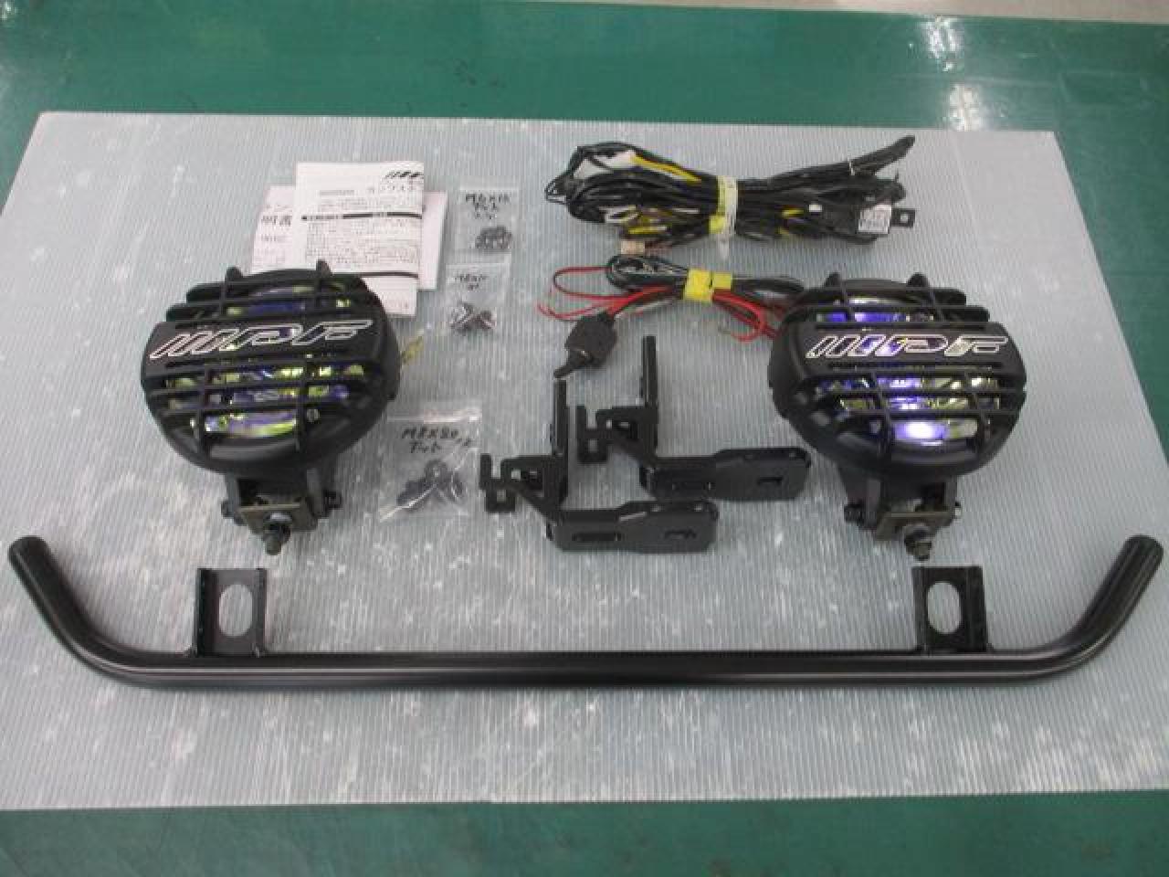 IPF(アイピーエフ) 9681丸型ゴールドレンズ フォグランプ/ハロゲン + ランプステー JS-001 【ジムニー(JB64)/ジムニー ...