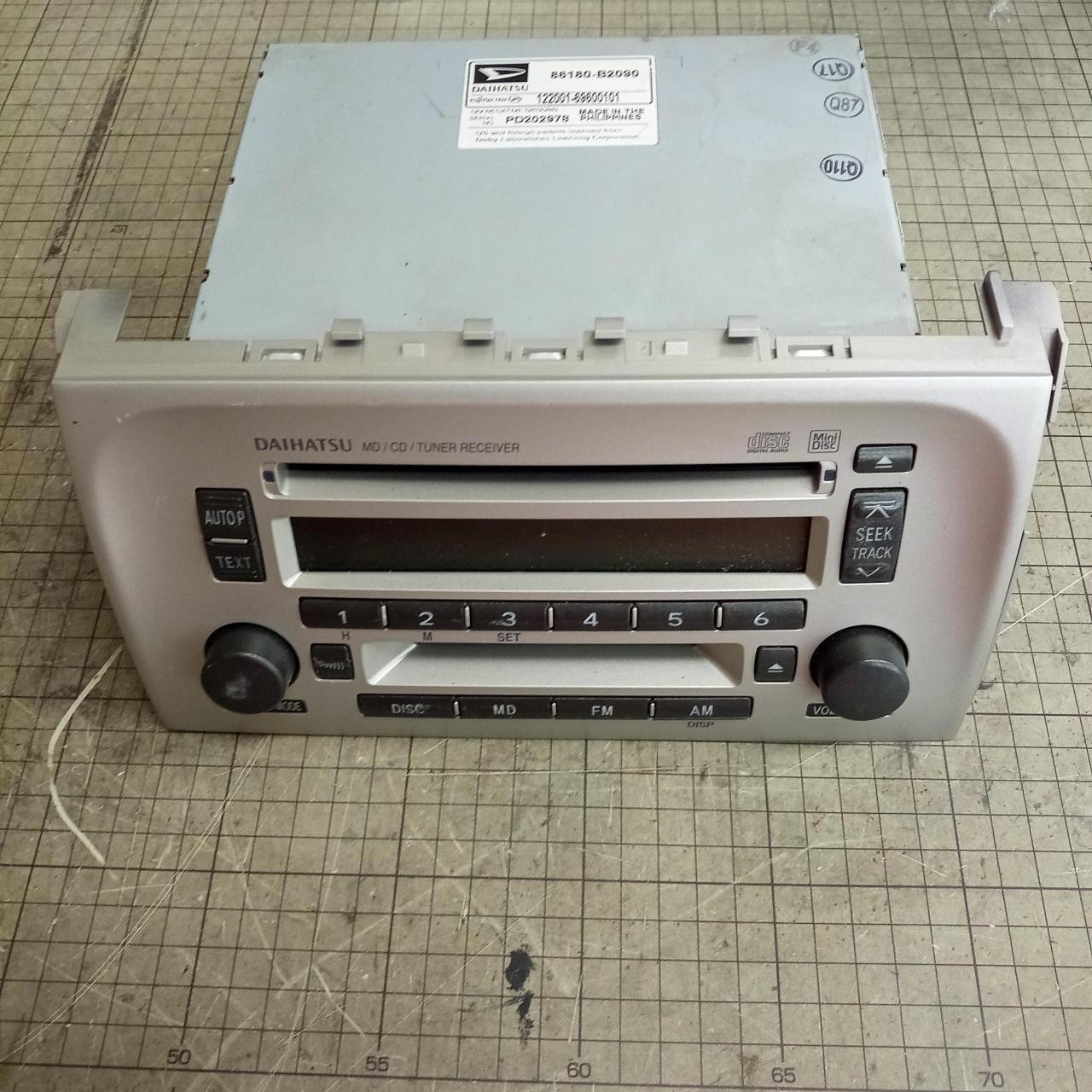 【値下げしました!】ダイハツ純正(DAIHATSU) 純正異形デッキ 86180-B2090 | カー用品 ヘッドユニット MD+CDを通販で ...