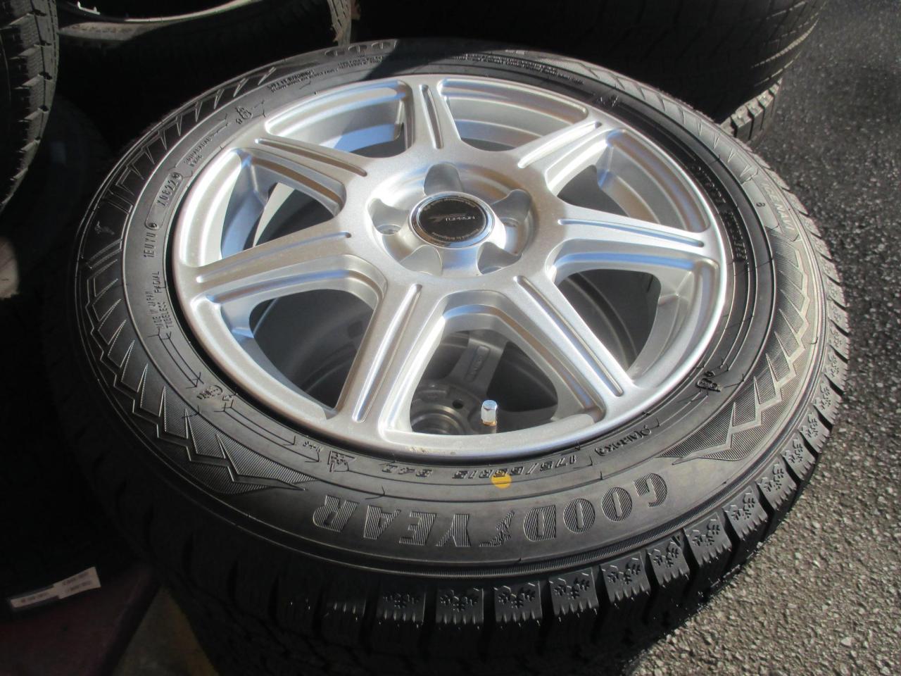 BRIDGESTONE TOPRUN R7 + GOODYEAR ICENAVI8 4本ｾｯﾄ | カー用品 スタッドレスタイヤホイールセット 15インチスタッドレスタイヤホイールセットを通販 ...