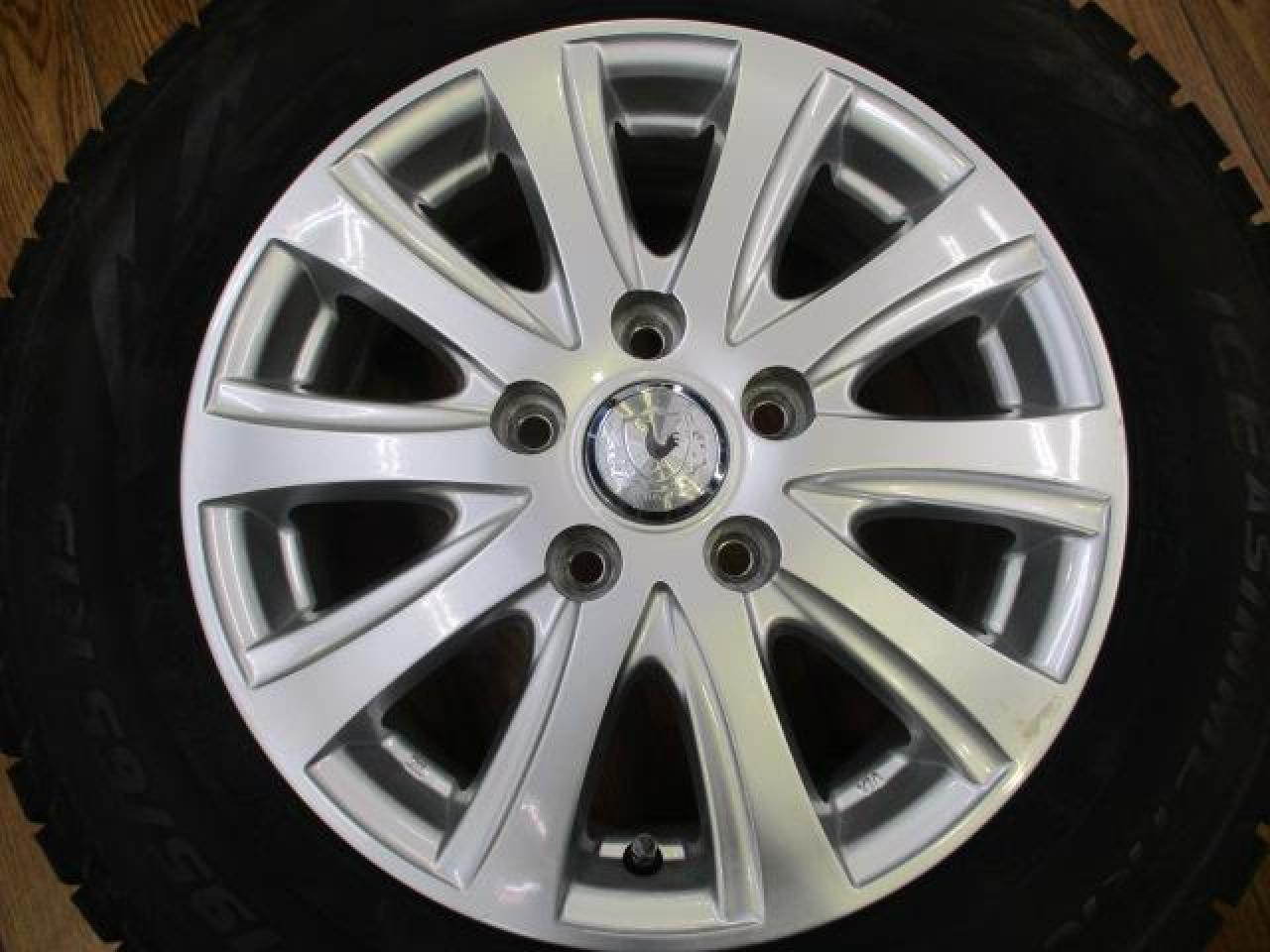 STYTZ 10本スポークホイール + PIRELLI ICE ASSIMETRICO | カー用品 スタッドレスタイヤホイールセット 15 ...