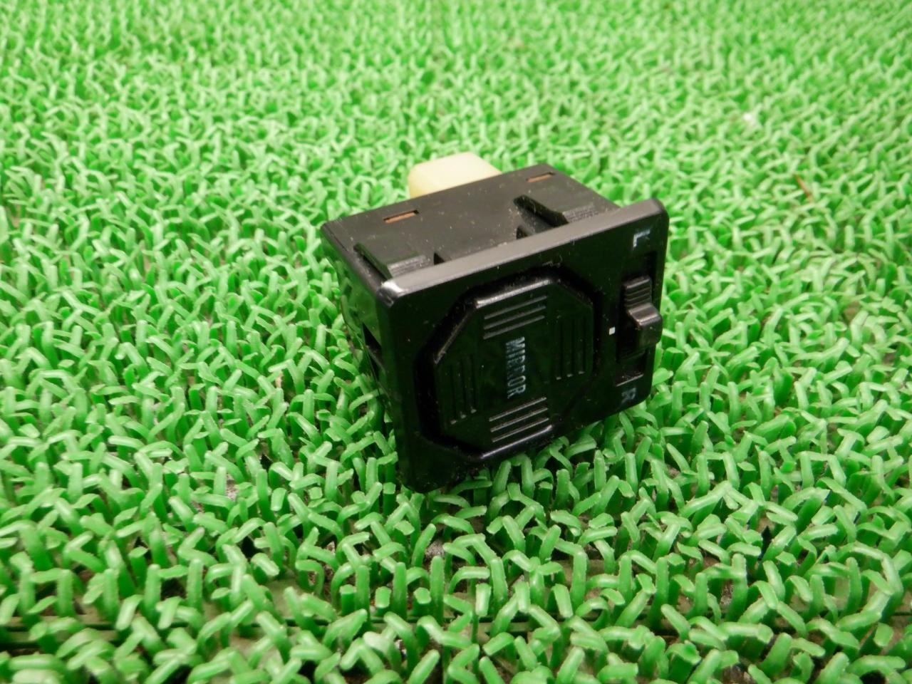 TOYOTA 純正ドアミラーコントロールスイッチ 【トレノ・レビン AE86】 | カー用品 電装系 その他電装系を通販で購入する | 中古 ...