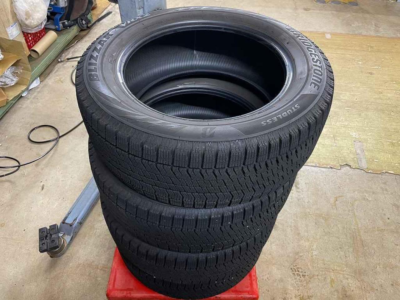 BRIDGESTONE BLIZZAK VRX2 225/55R17 4本 | カー用品 スタッドレスタイヤ 17インチスタッドレスタイヤを通販で購入する | 中古カー＆バイク用品の販売なら ...