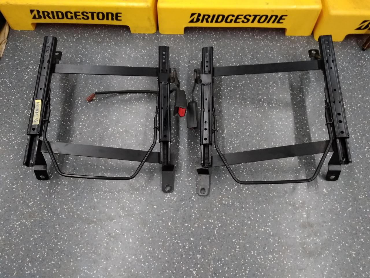 BRIDE(ブリッド) RO-Type シートレール 左右セット フィット GD1/GD2/GD3/GD4 | カー用品 シート シートレール ...