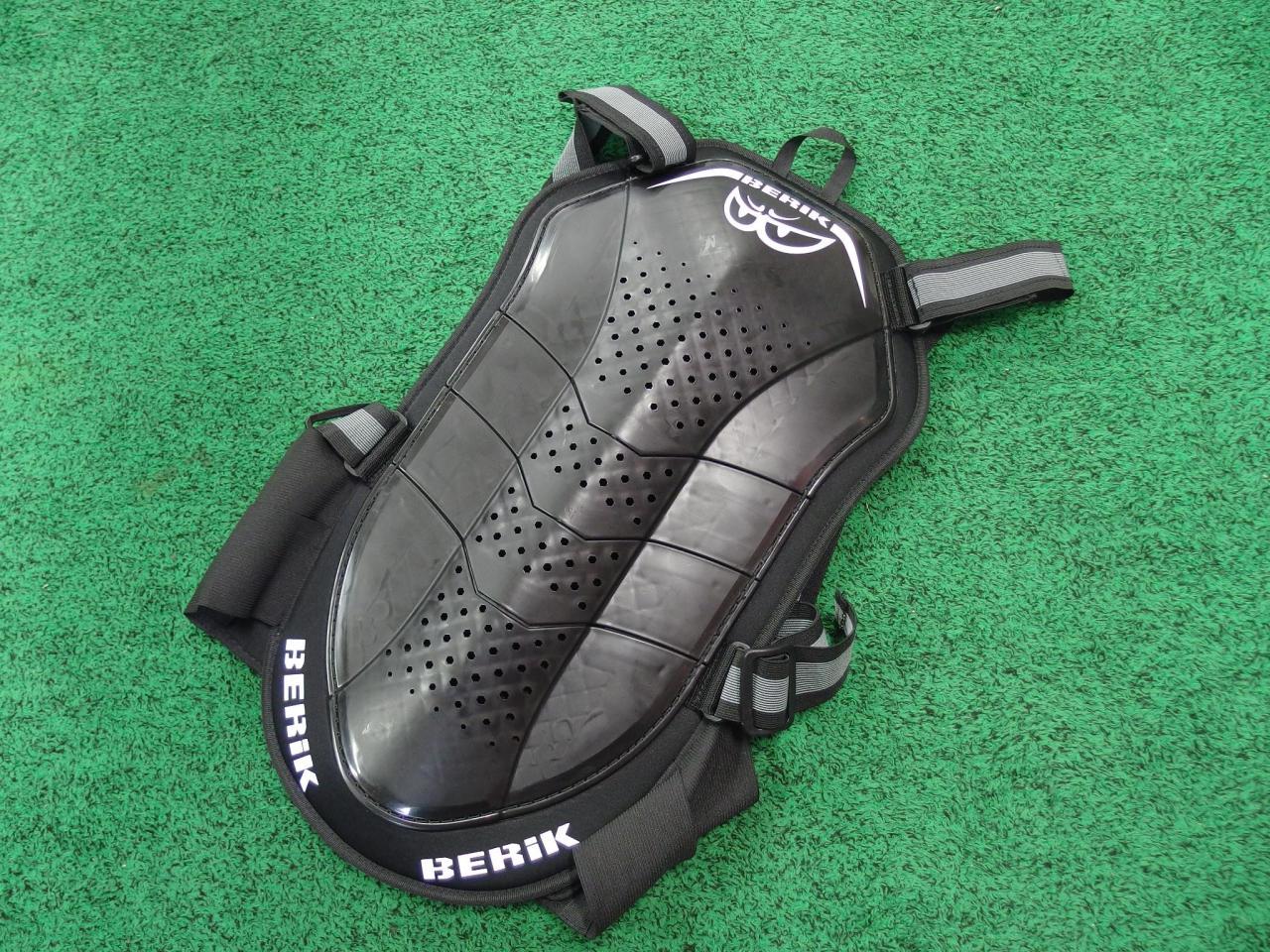 BERIK(ベリック) バックプロテクター ブラック Sサイズ | 中古品 | アップガレージ ライダース富山店 | バイク用品 プロテクター プロテクター(二輪)を通販で購入する | 中古 ...