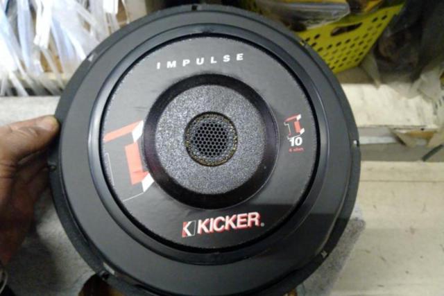 【大幅値引き!】KICKER IMPULSE I10 8インチウーファー+BOXセット | カー用品 スピーカー サブウーハースピーカーBOX ...
