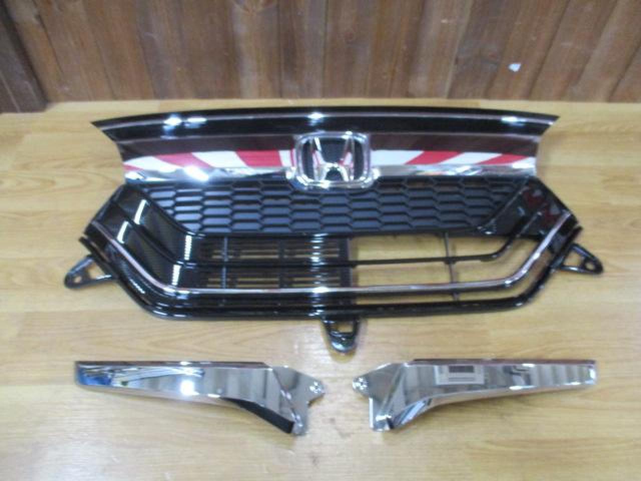 ホンダ純正(HONDA) JF3/4N-BOXカスタム純正フロントグリル + ヘッドライトガーニッシュ付き | カー用品 ボディパーツ グリル ...