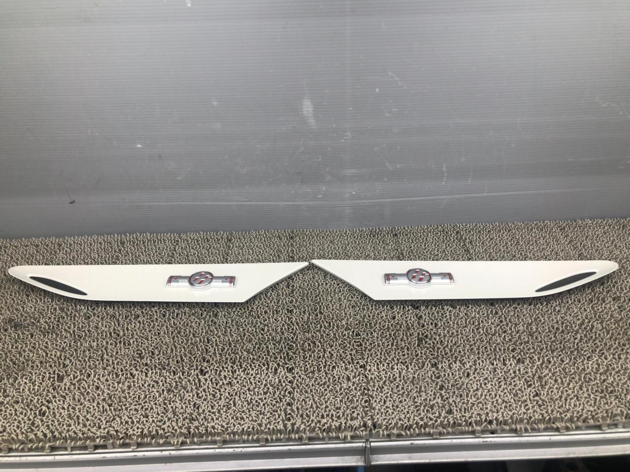TOYOTA 純正フェンダーガーニッシュ | カー用品 ボディパーツ その他ボディパーツを通販で購入する | 中古カー＆バイク用品の販売なら ...