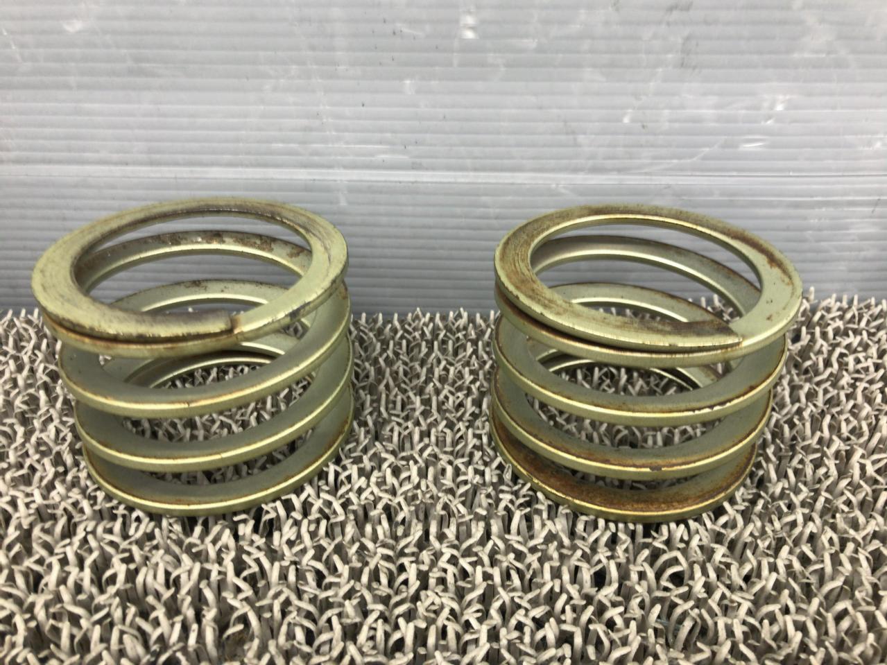 Swift ヘルパースプリング | カー用品 足まわり サスを通販で購入する | 中古カー＆バイク用品の販売ならアップガレージ