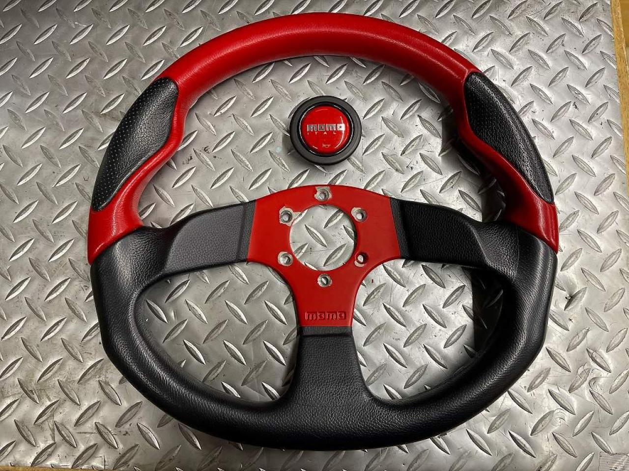 momo COMMANDO 2 35Φ/350mm Dシェイプ 赤レザー | 中古品 | アップガレージ 金沢店 | カー用品 インテリア ステアリングを通販で購入する | 中古カー＆バイク用 ...