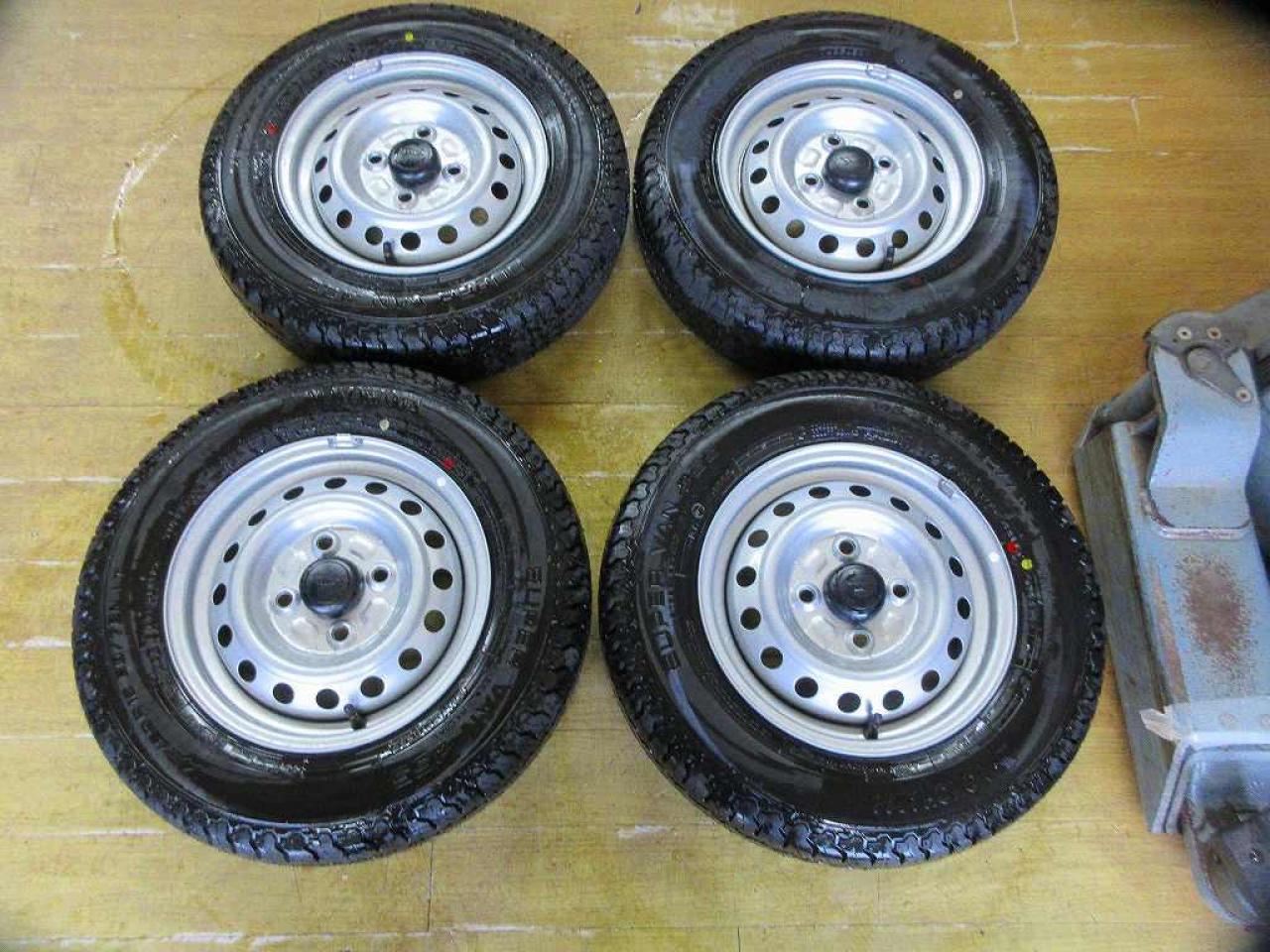 ダイハツ純正(DAIHATSU) 12インチスチールホイール(センターキャップ付) + YOKOHAMA SUPER VAN 355 145 ...
