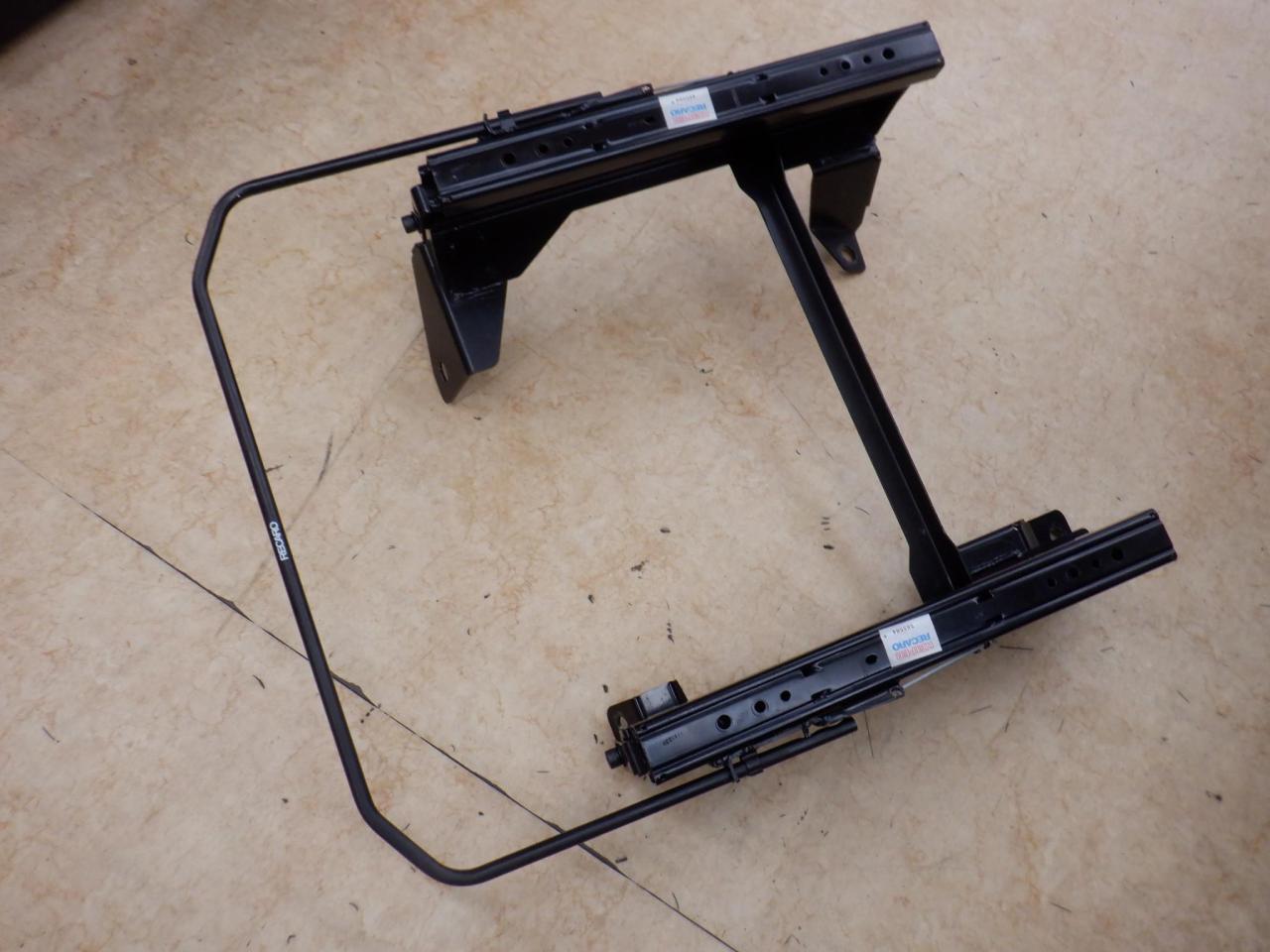 右席用 RECARO シートレール 品番2080.123.2 ランドクルーザー･プラド(J70系)J70/J76/J79 シートサスペンション ...