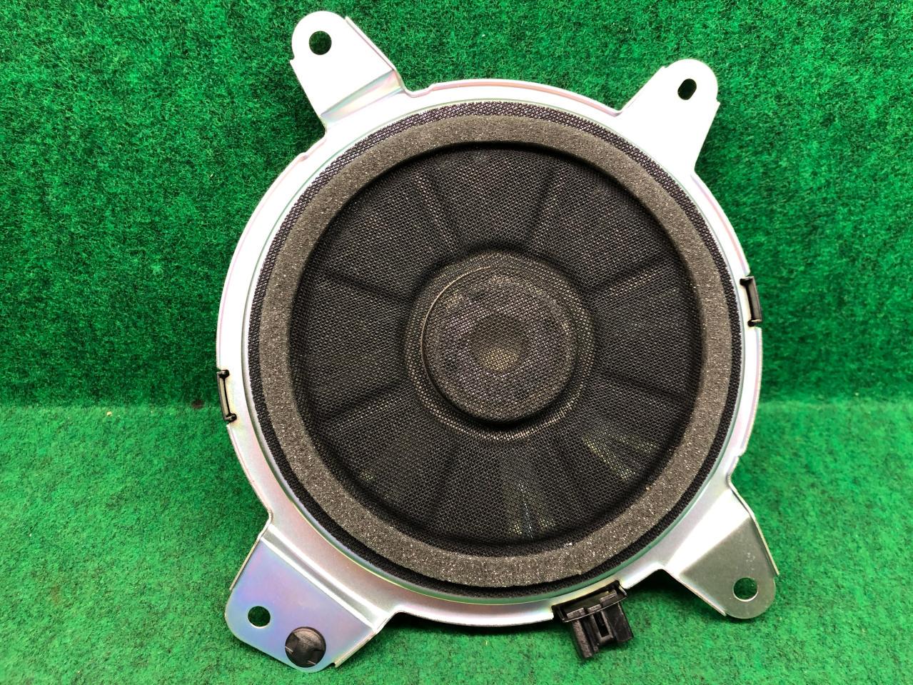 トヨタ純正 JBLサウンドシステム車用サブウーハー 30アルファード/ヴェルファイア 86150-0W350 | カー用品 スピーカー サブ ...